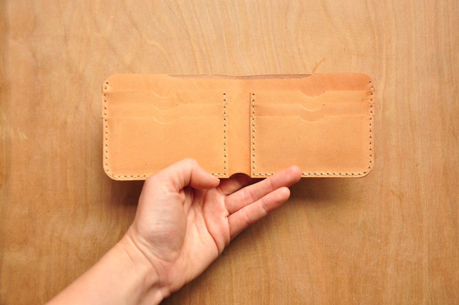 Traditional Leather Bifold Wallet in Natural Vegetable | Etsy