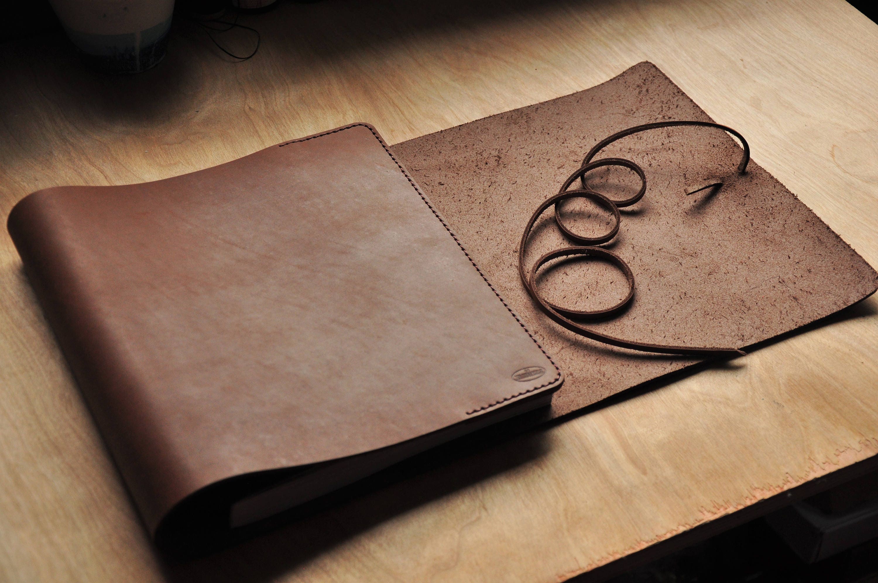 Classic Leather Book Cover, Size Adjustable, Milk Chocolate Leather ...