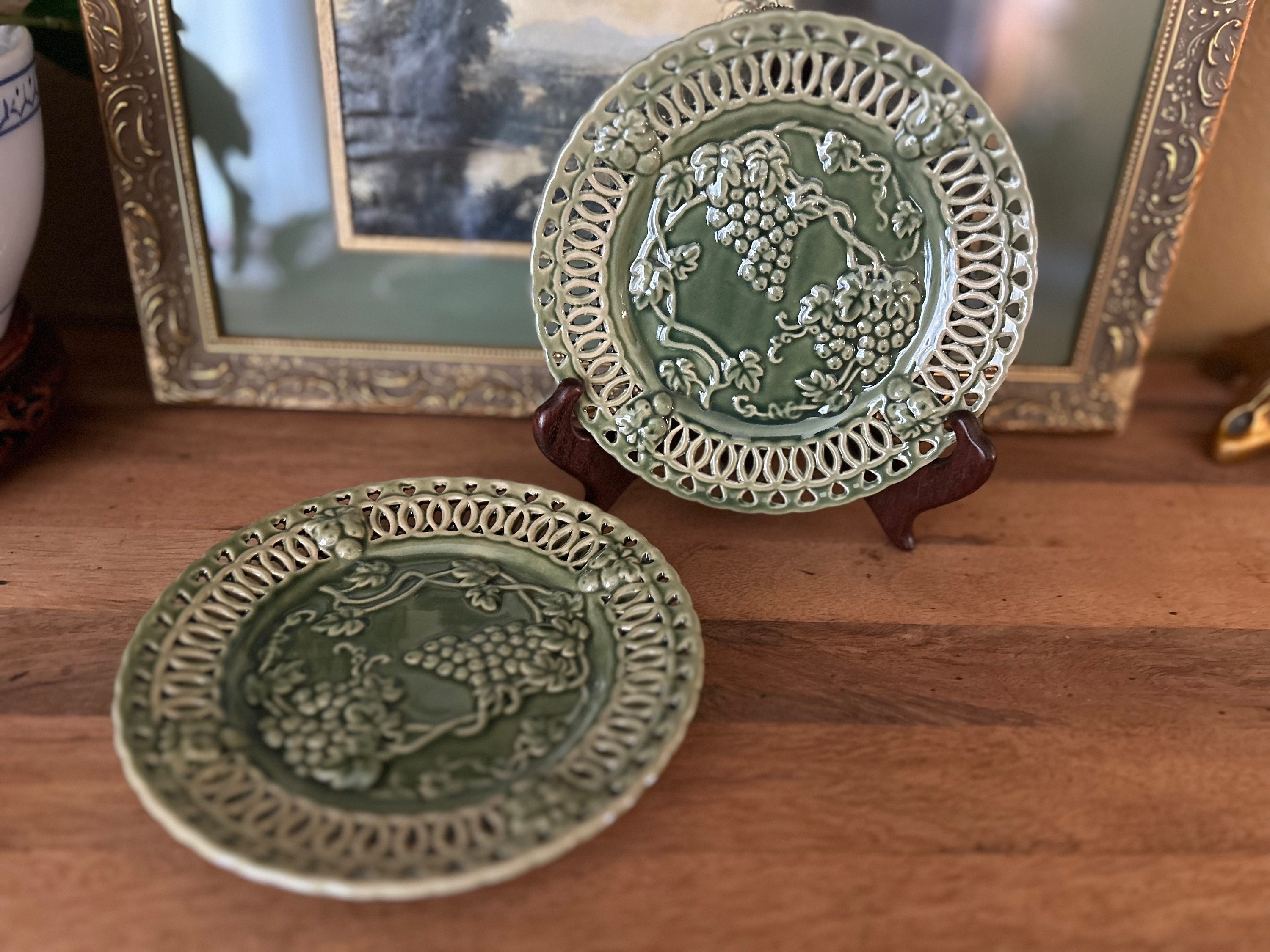 Grapecluster Plates, Scallop Edge Plate, Botanical Plate, Grape Plates ...