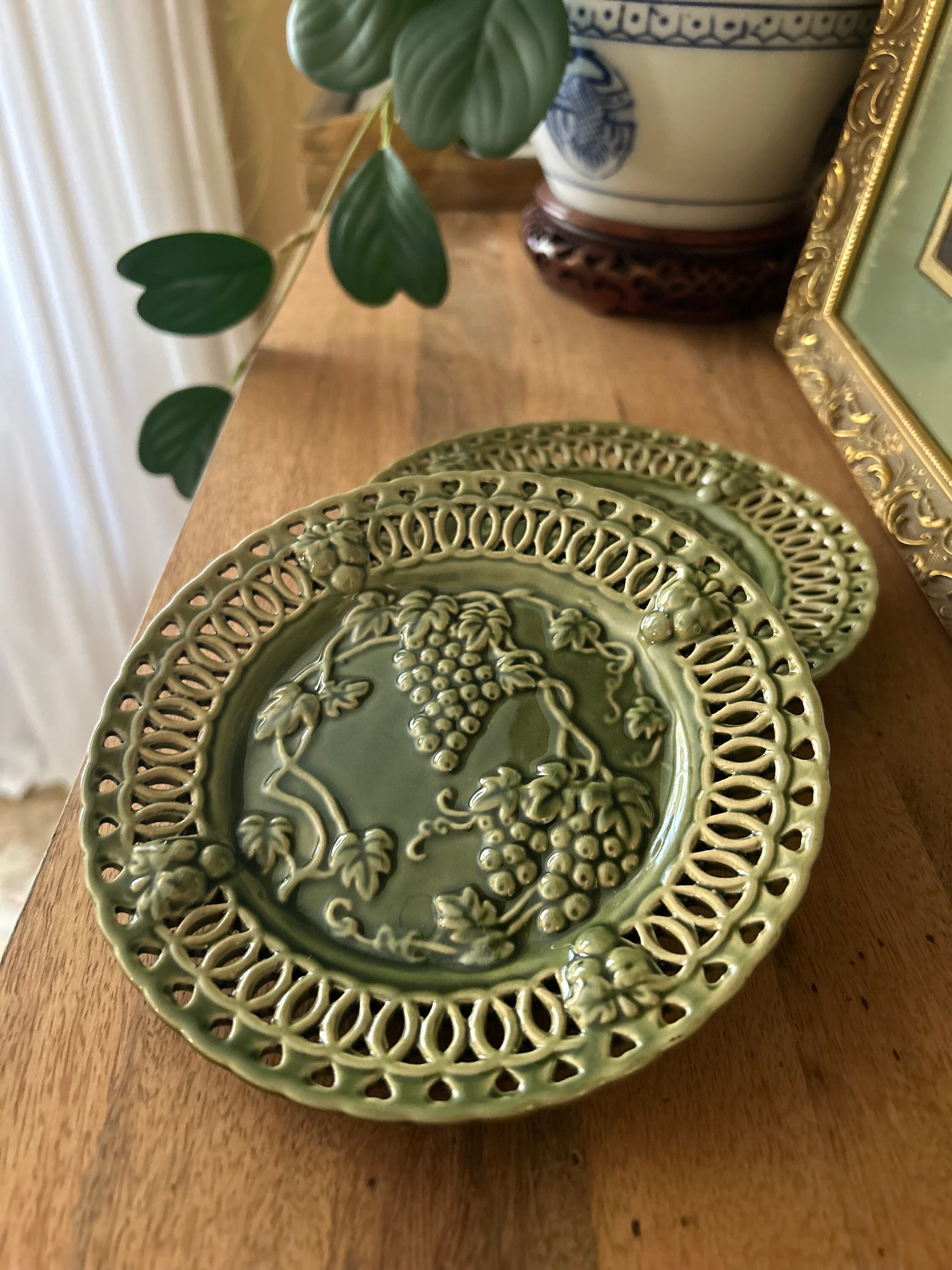 Grapecluster Plates, Scallop Edge Plate, Botanical Plate, Grape Plates ...