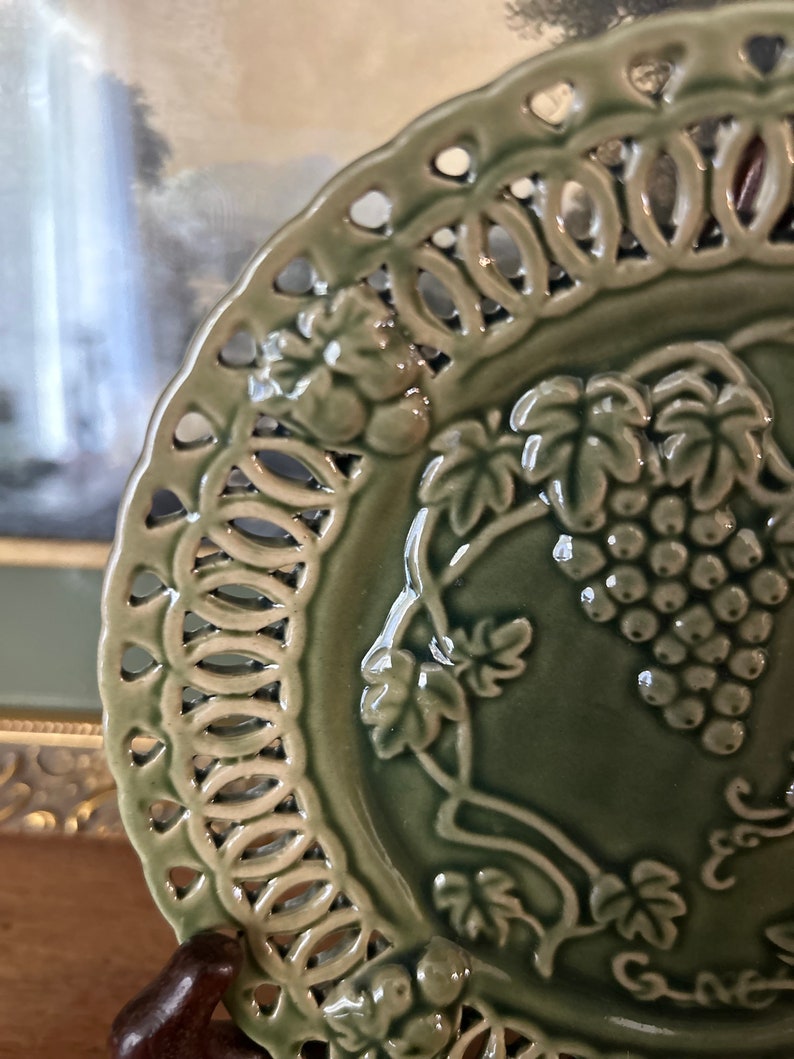 Grapecluster Plates, Scallop Edge Plate, Botanical Plate, Grape Plates ...