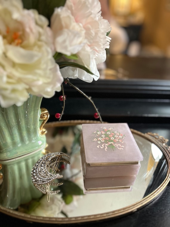 Vintage Pink alabaster trinket box, Pink floral jewel… - Gem