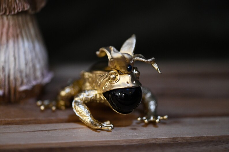 Garden Frog, Frog Statue, Cottagecore Frog, Goth Frog, Frog Prince ...