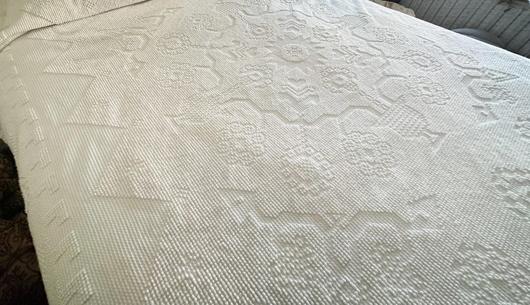 Vintage Bates George Washington's Choice Queen Size White Hobnail ...