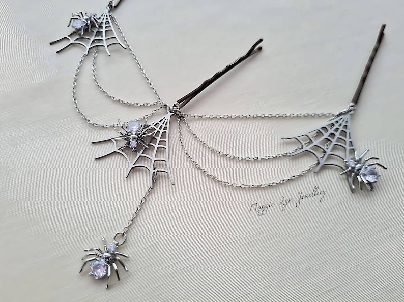 The Silver Spider Hair Clip