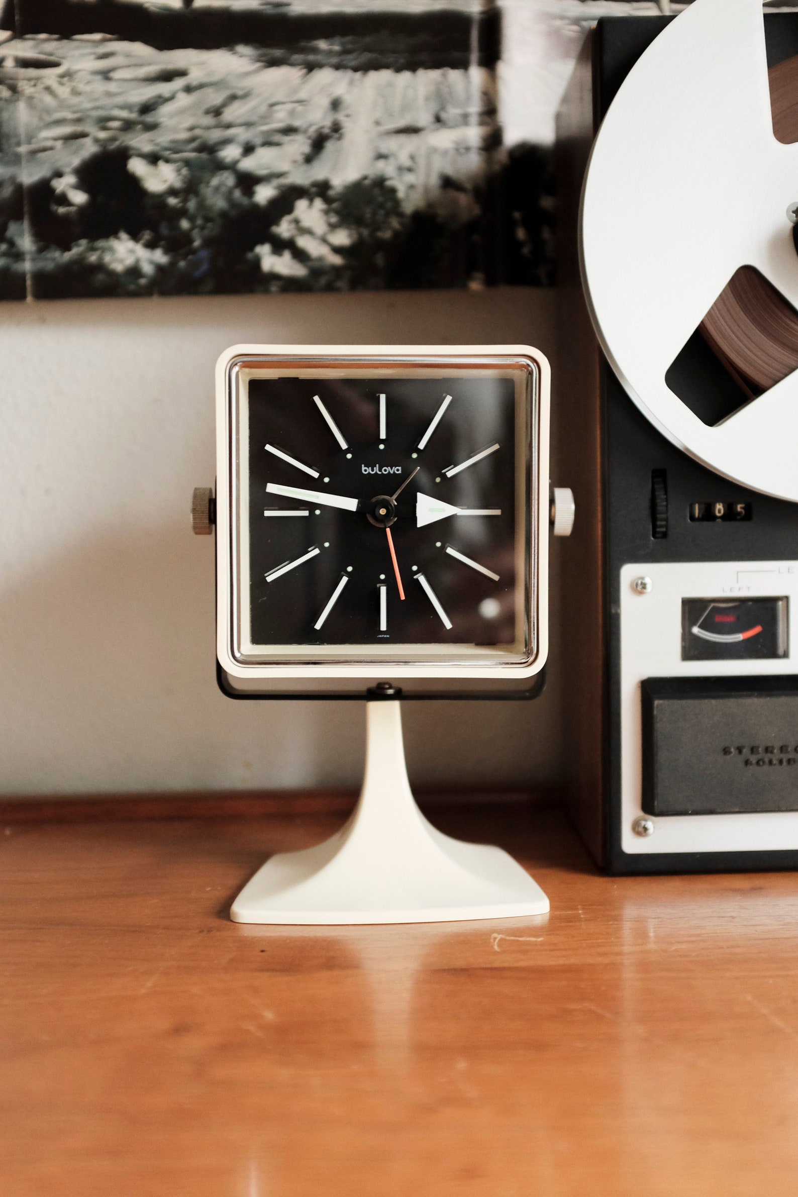 Vintage Bulova Clock - Wind Up, Mid Century Pedestal / Tulip 1960's ...