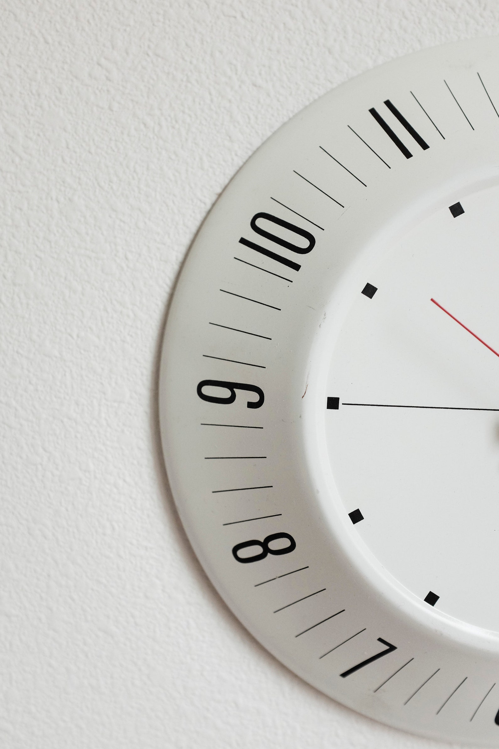 Welby Wall Clock / Circle Hanging Wall Clock / White Wall | Etsy