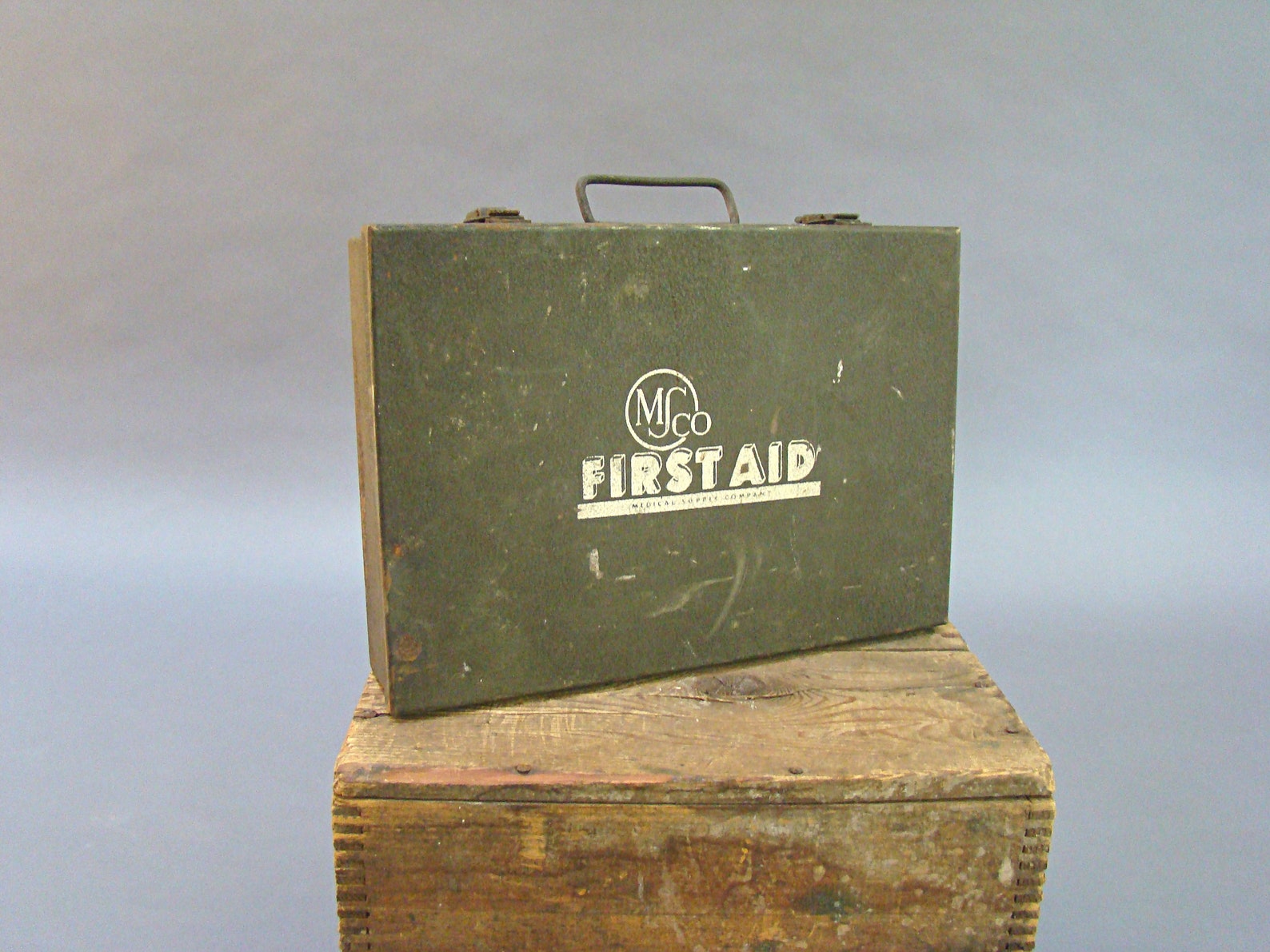Vintage First Aid Kit Metal First Aid Kit Storage - Etsy
