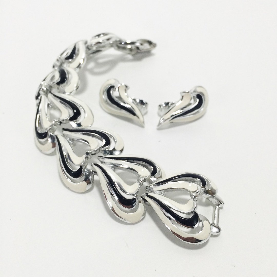 Vintage Signed CORO Pegasus Enamel Black & Ivory on Silver Tone Demi ...