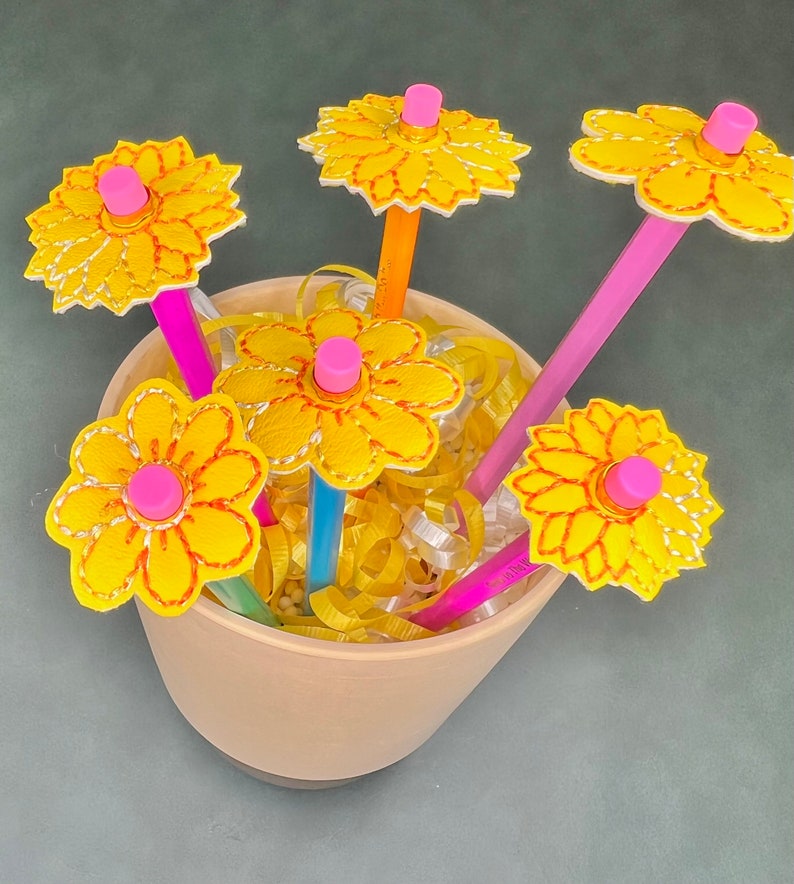 Flower Pencil Topper Gift Set for Teachers Gift Office Decor Cute ...