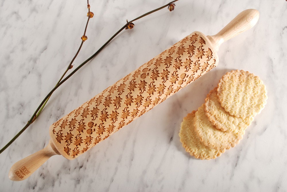 HEDGEHOG embossed engraved rolling pin for cookies | Etsy
