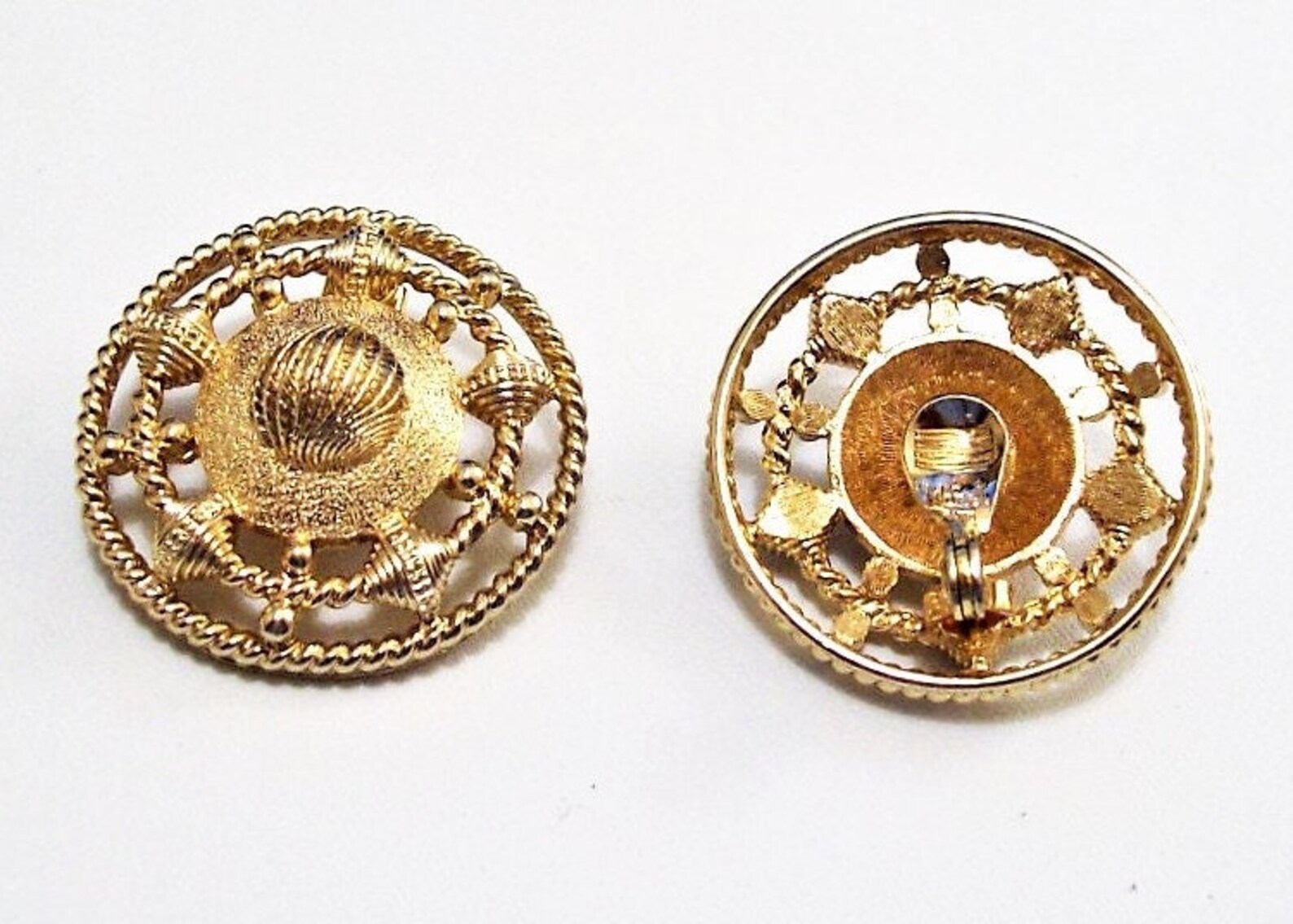 Monet Sea Shell Florentine Runway Clip on Earrings Gold Tone Vintage ...