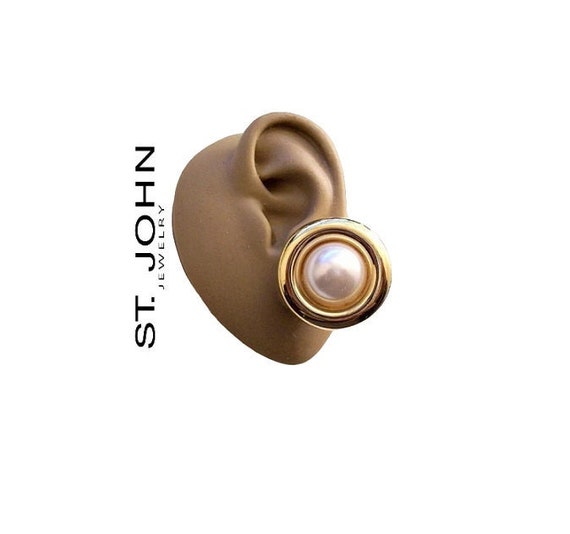 St John White Pearl Clip on Earrings Gold Tone Vintage Rolled Rimmed Edge Large Center Bead Buttons Etsy