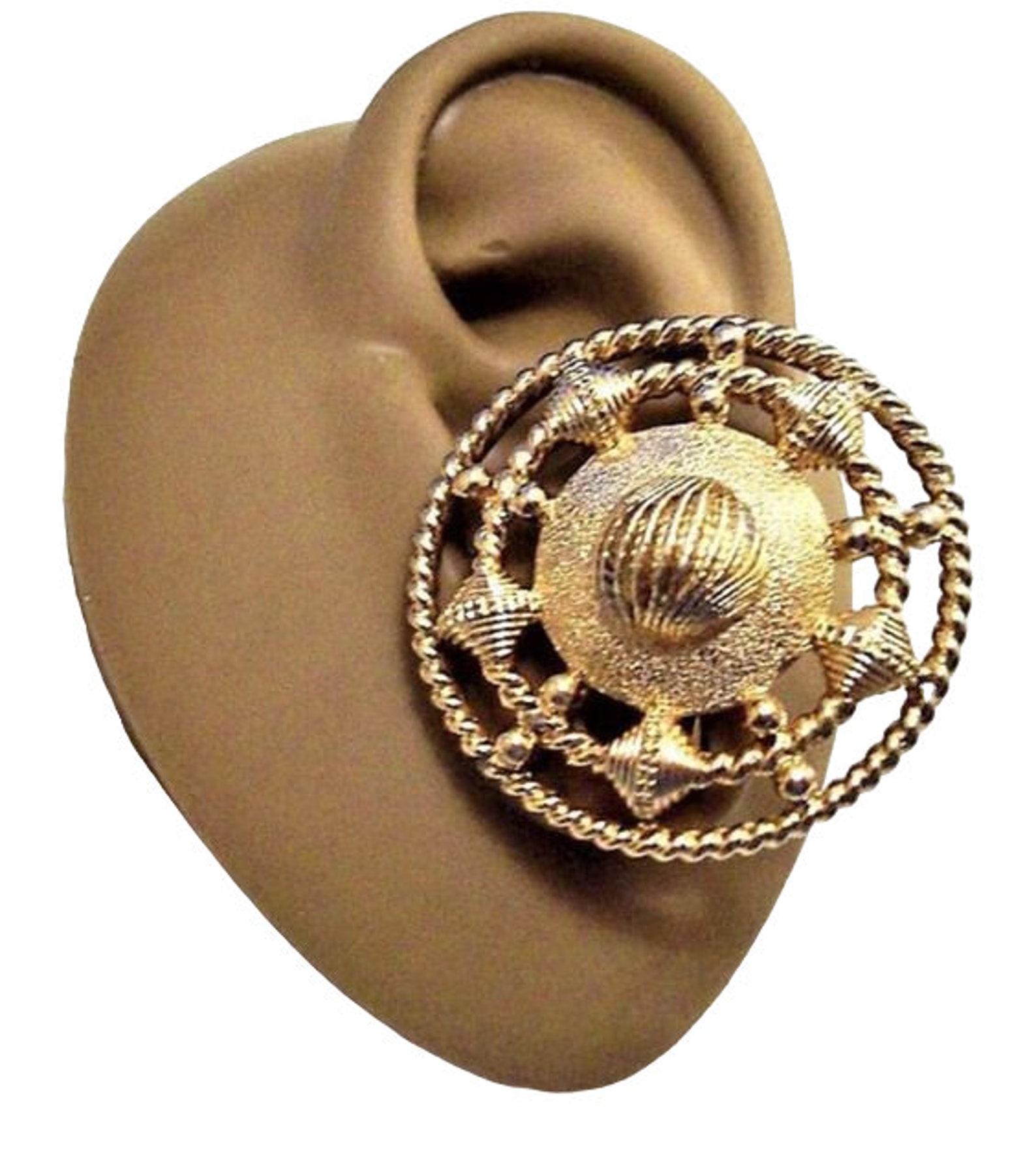Monet Sea Shell Florentine Runway Clip on Earrings Gold Tone Vintage ...