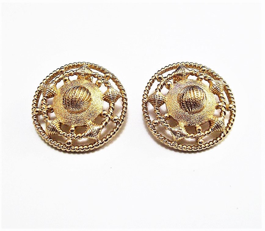 Monet Sea Shell Florentine Runway Clip on Earrings Gold Tone Vintage ...