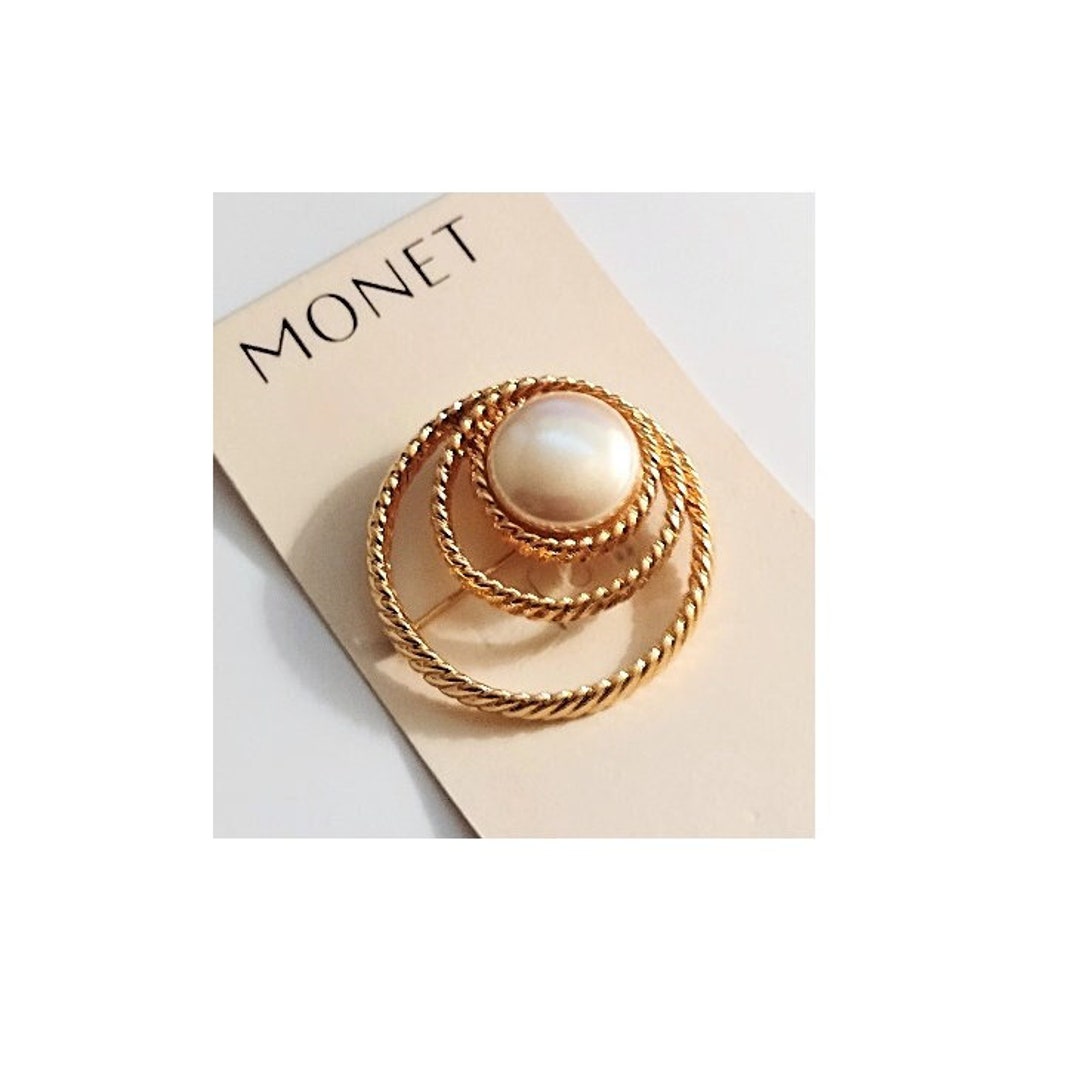 Monet White Flat Pearl Pin Brooch Gold Tone Vintage Large Twisted Lined ...