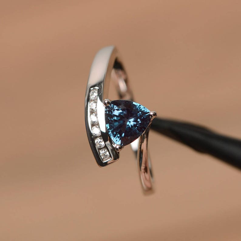 Alexandrite Ring Alexandrite Wedding Ring Trillion Cut Color - Etsy