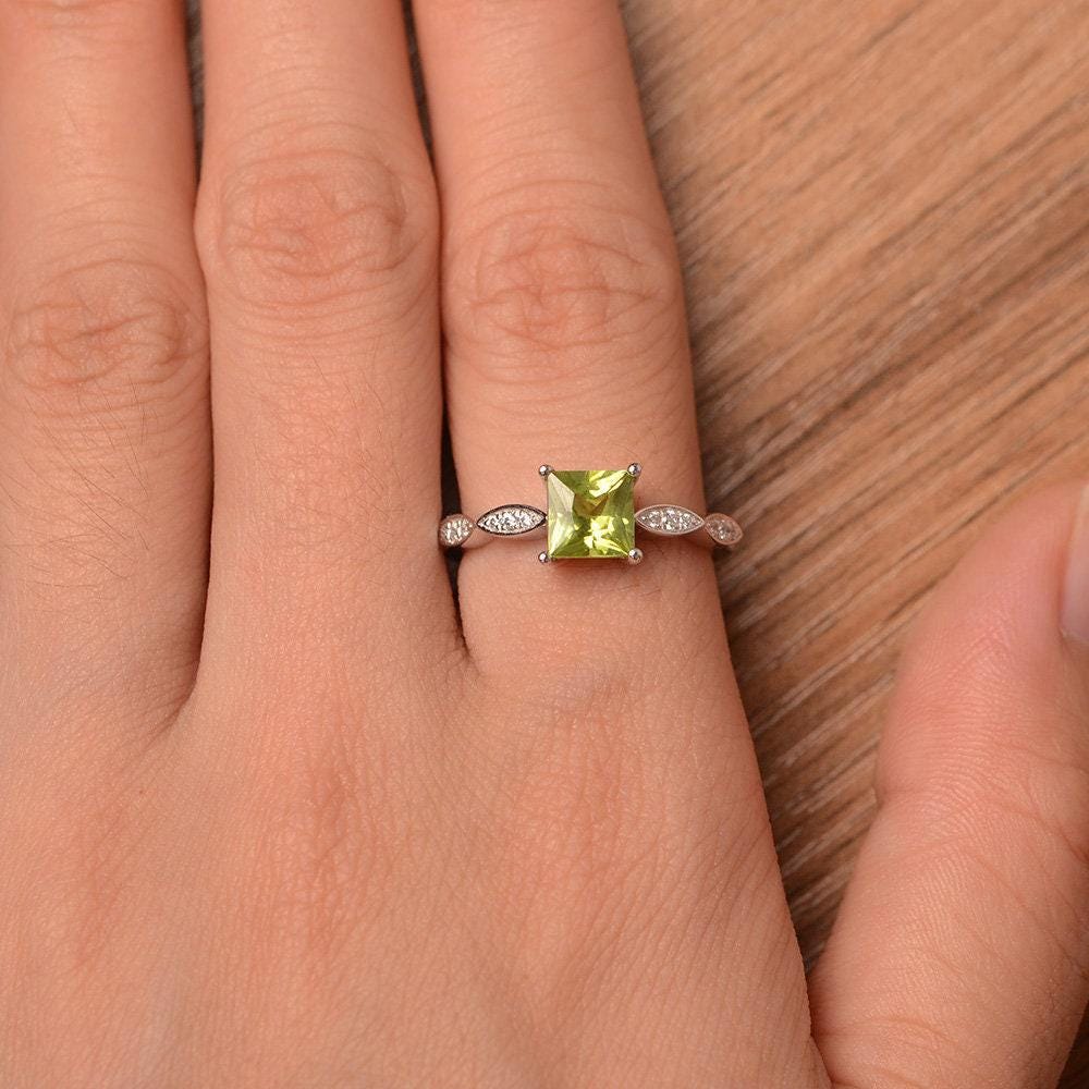 Natural Peridot Rings Princess Cut Proposal Rings August Birthstone ...