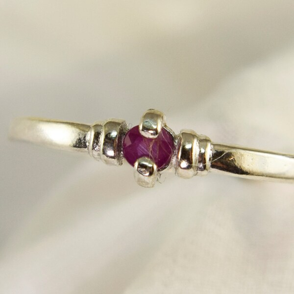 Small Ruby Ring - Etsy