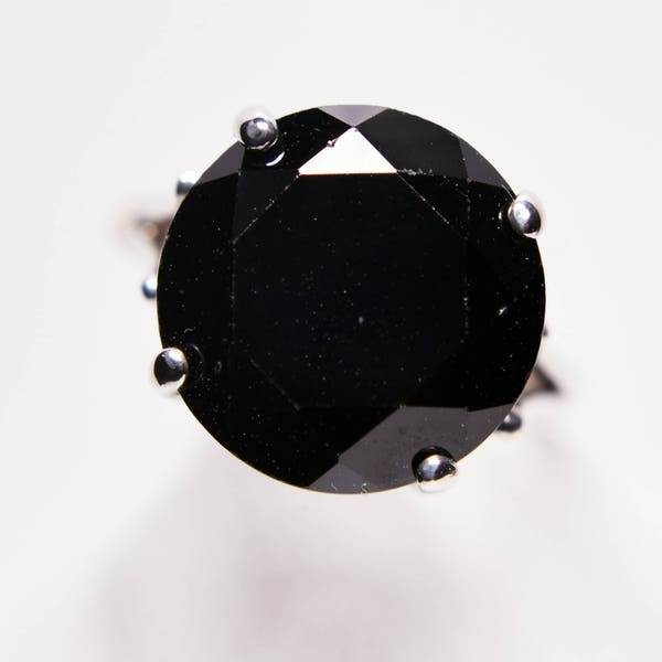 Black Solitaire Ring - Etsy