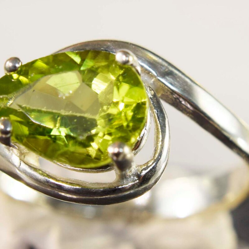 Peridot Ring - Etsy
