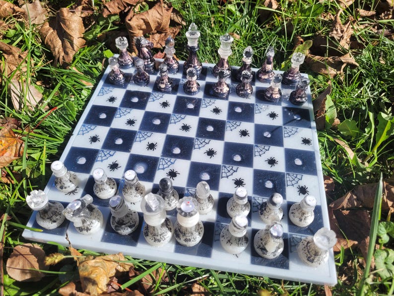 Spider Vs Ghosts Resin Chess Set - Etsy
