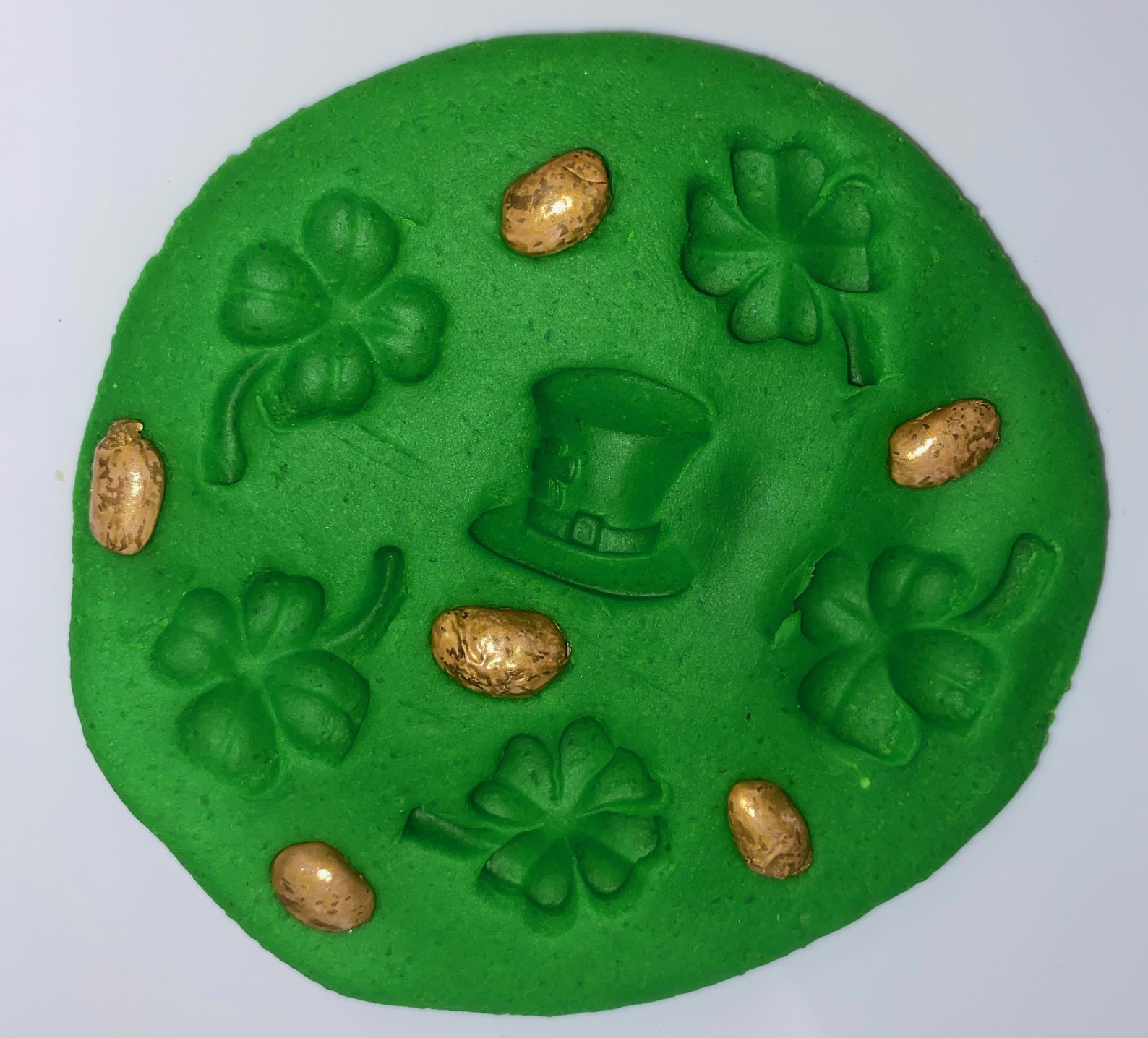 St. Patrick's Day Sensory Bin, Lucky Leprechaun Sensory Rice Kit ...