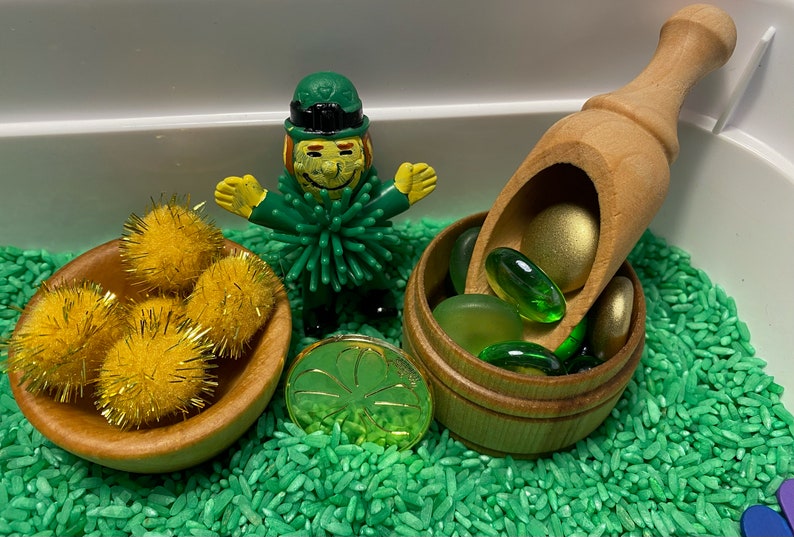 St. Patrick's Day Sensory Bin, Lucky Leprechaun Sensory Rice Kit ...