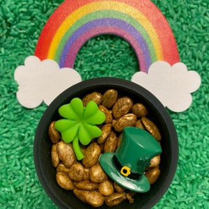 St. Patrick's Day Sensory Bin, Lucky Leprechaun Sensory Rice Kit ...