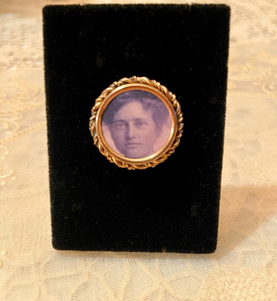 Victorian~gold Filled Round Mourning Photo Brooch, Tin Back~"c" Clasp~1 ...