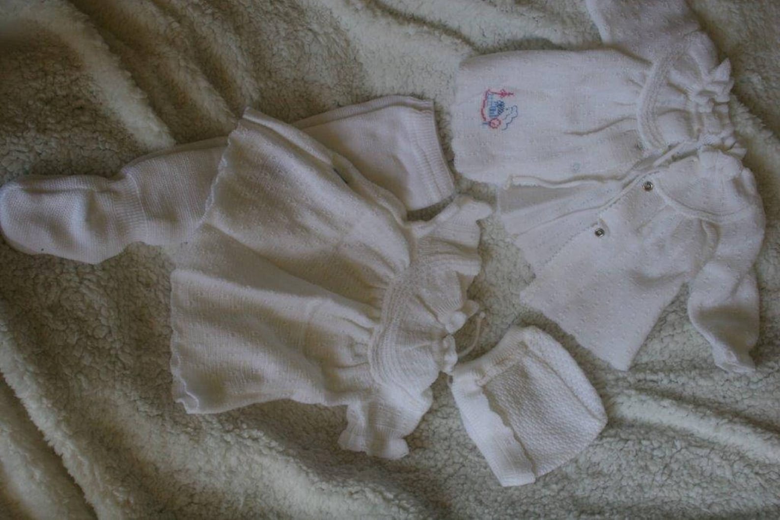 70'svintage Baby 4 Piece Homecoming Baby Knitted Outfit Newborn Girl ...