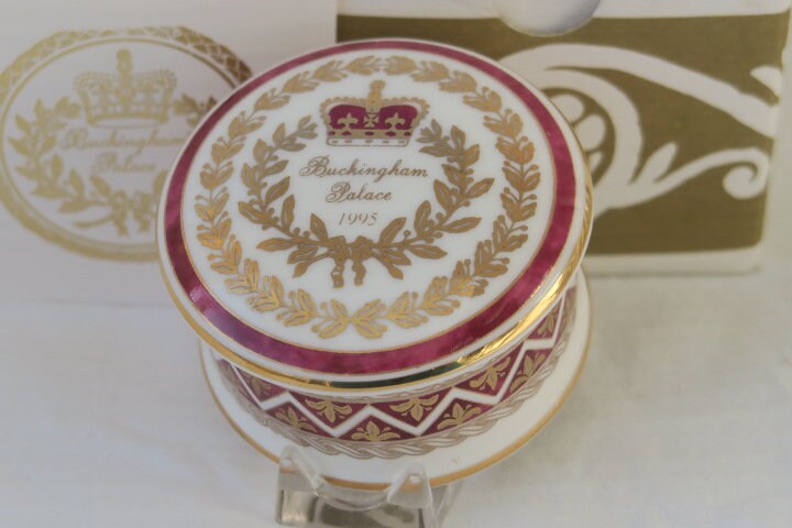 Buckingham Palace Royal Collection Trinket Box 1995 , Boxed Bone China ... Buckingham Palace Royal Collection Trinket Box 1995 , Boxed Bone China ...