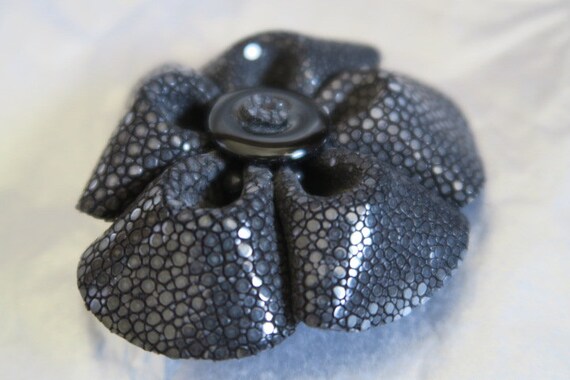 Shagreen Stingray Fish Skin Black Brooch Flower Shaped - Gem