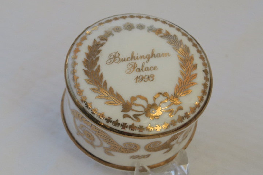 Buckingham Palace Royal Collection Trinket Box 1993 , Bone China - Etsy Buckingham Palace Royal Collection Trinket Box 1993 , Bone China - Etsy