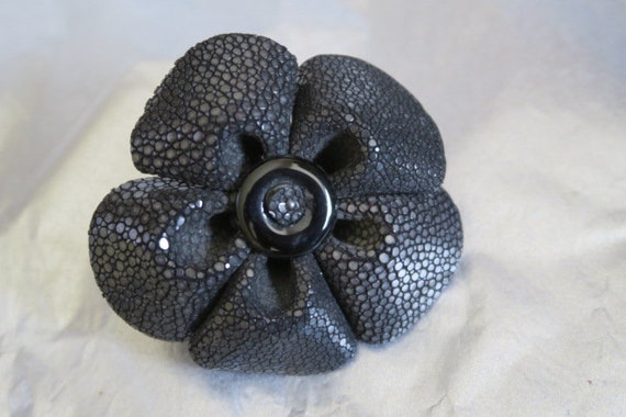 Shagreen Stingray Fish Skin Black Brooch Flower Shaped - Gem
