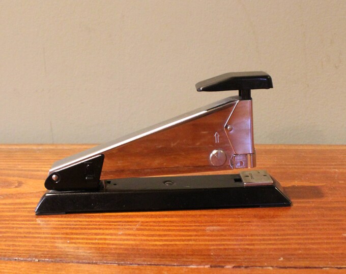 Swedish Modern Isaberg Rapid Classic 2 Desktop Stapler - Sweden. Chrome ...