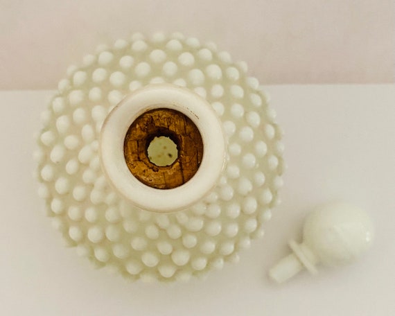 Early 1940s Sheer Milk Glass Perfume Bottle Wtopper Gem 1132