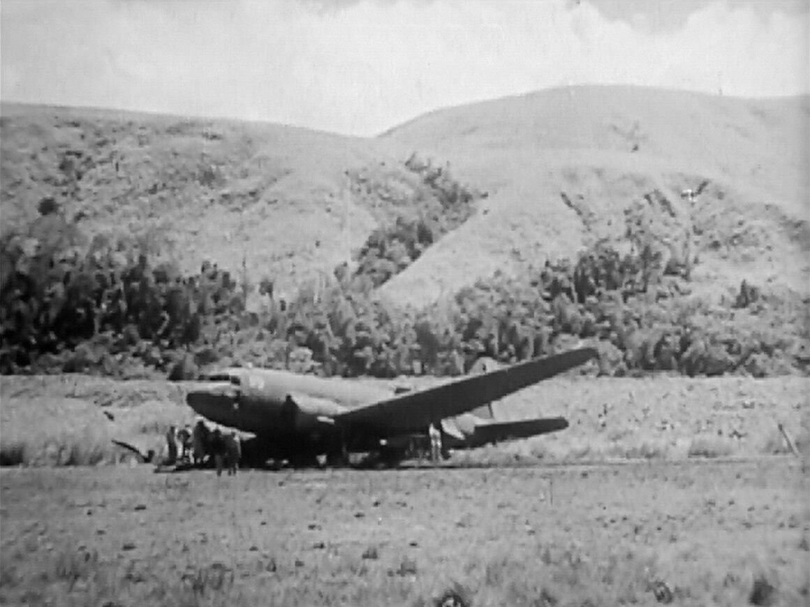 Usaaf Douglas C-47 Skytrain Aka the Gooney Bird Ww2 Warbird Atc Troop ...