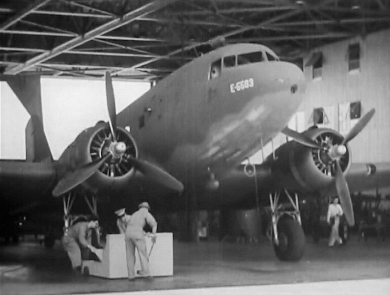 Usaaf Douglas C-47 Skytrain Aka the Gooney Bird Ww2 Warbird Atc Troop ...