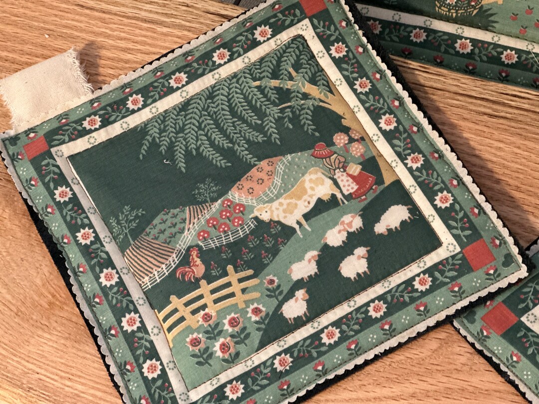 Vintage Quilt Fabric Trivet Set: Leather Potholders, Farmhouse Decor - Etsy