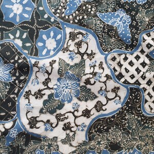 Traditional Indonesian Batik Fabric Hand Drawn, Women Sarong/ Kebaya ...