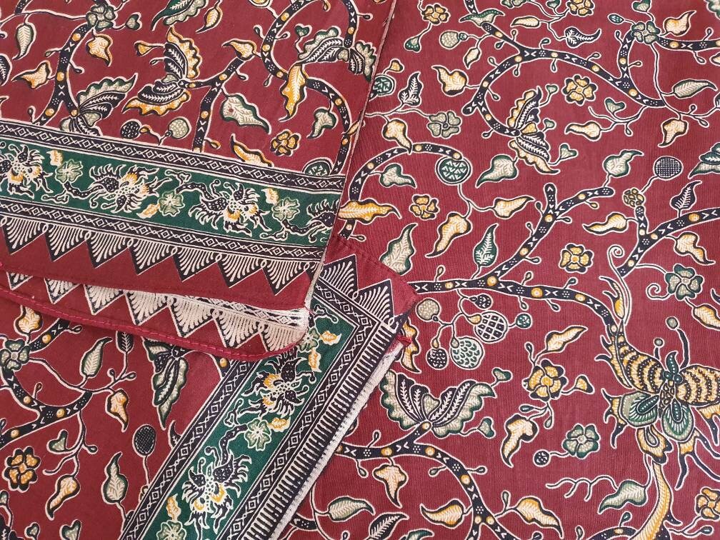Traditional Indonesian Batik Fabric, Madura Sarong, Pareo, Java Batik ...