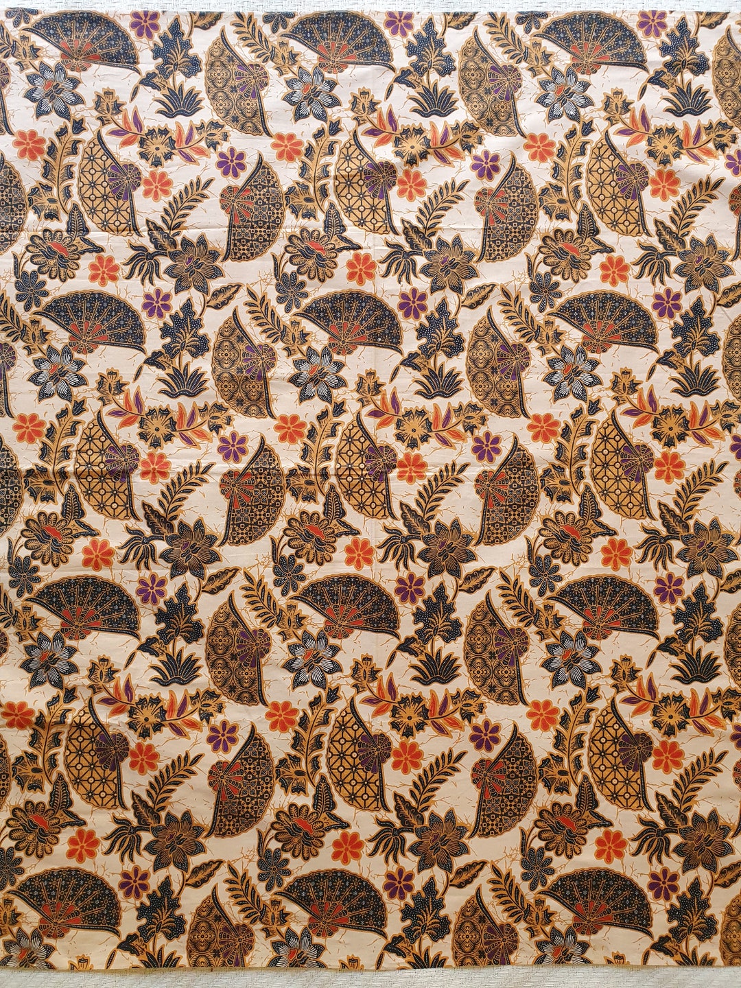 Indonesian batik fabric Javanese sarong white hand fans Asian - Etsy 日本