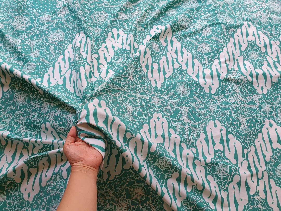 Indonesian Batik Fabric Hand Drawn, Women Sarong/ Kebaya Skirt in ...