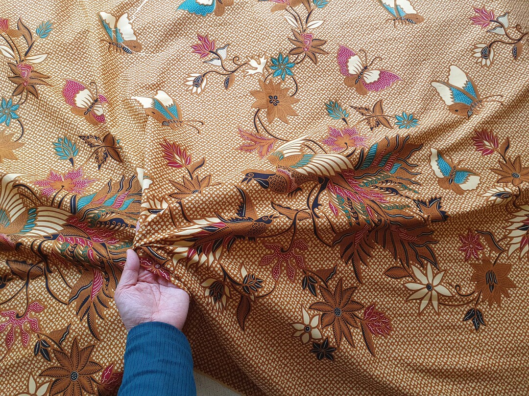 Indonesian Batik Fabric, Traditional Javanese Batik Sarong, Floral ...