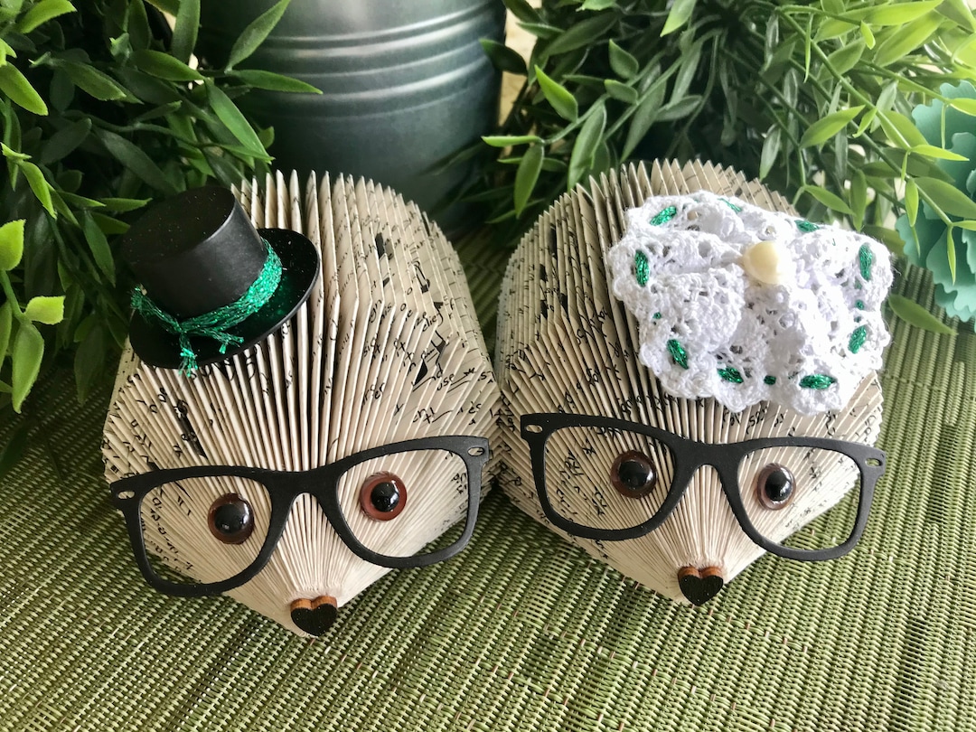 Medium Emerald Wedding Anniversary Hedgehogs - Etsy UK