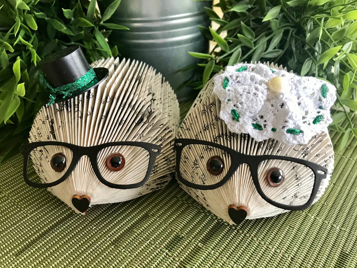 Medium Emerald Wedding Anniversary Hedgehogs - Etsy UK