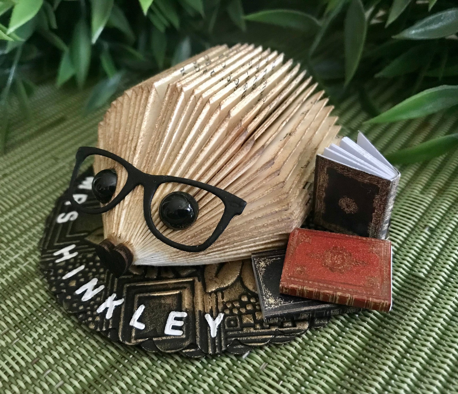 Small Personalised Library Hedgehog / Teachers Gift - Etsy UK