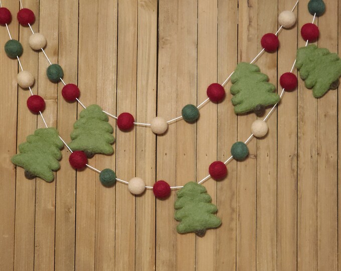 Farmhouse Christmas Tree Felt Ball Garland, Country Mantel Decor ...