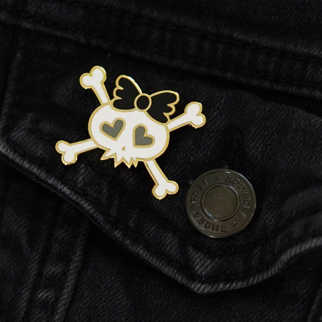 Skull Girl Enamel Pin - Cute Skull - Girly Skull and Crossbones ...